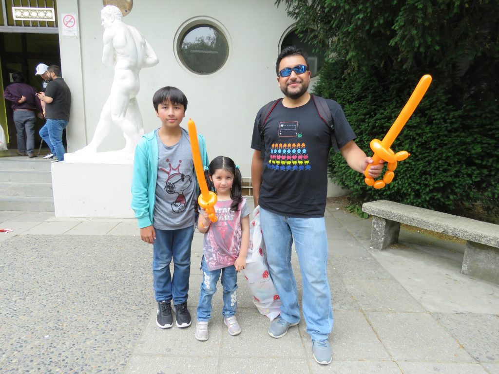 Niños disfrutaron de la compañía de Santa en la UdeC