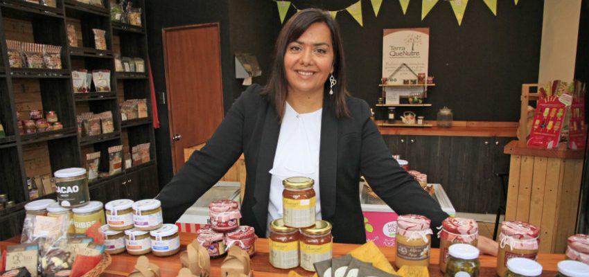 Emma Chávez, fundadora de Terraquenutre: Recibe premio Excepcional ...