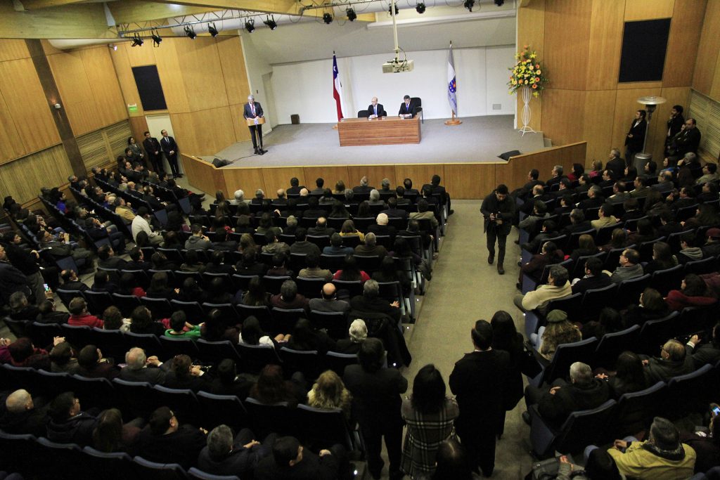 Mauricio Cataldo asume en Rectoría UBB con llamado a la unidad