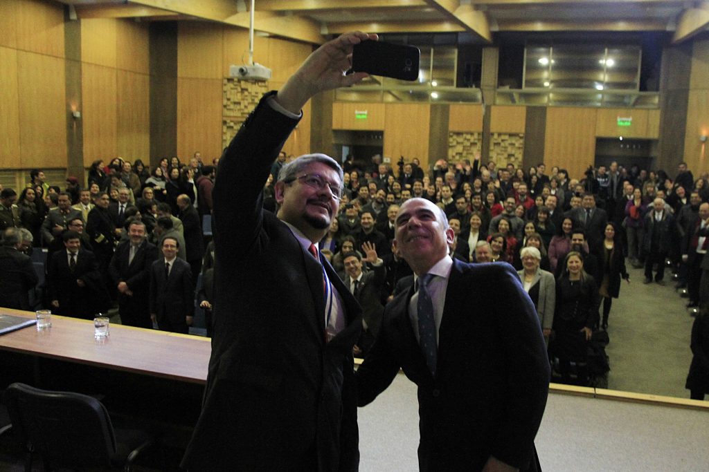 Mauricio Cataldo asume en Rectoría UBB con llamado a la unidad