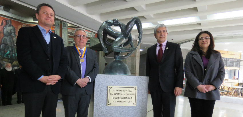 Universidad de Chile regaló escultura “La Tierra” a la UdeC en homenaje ... Universidad de Chile regaló escultura “La Tierra” a la UdeC en homenaje ...