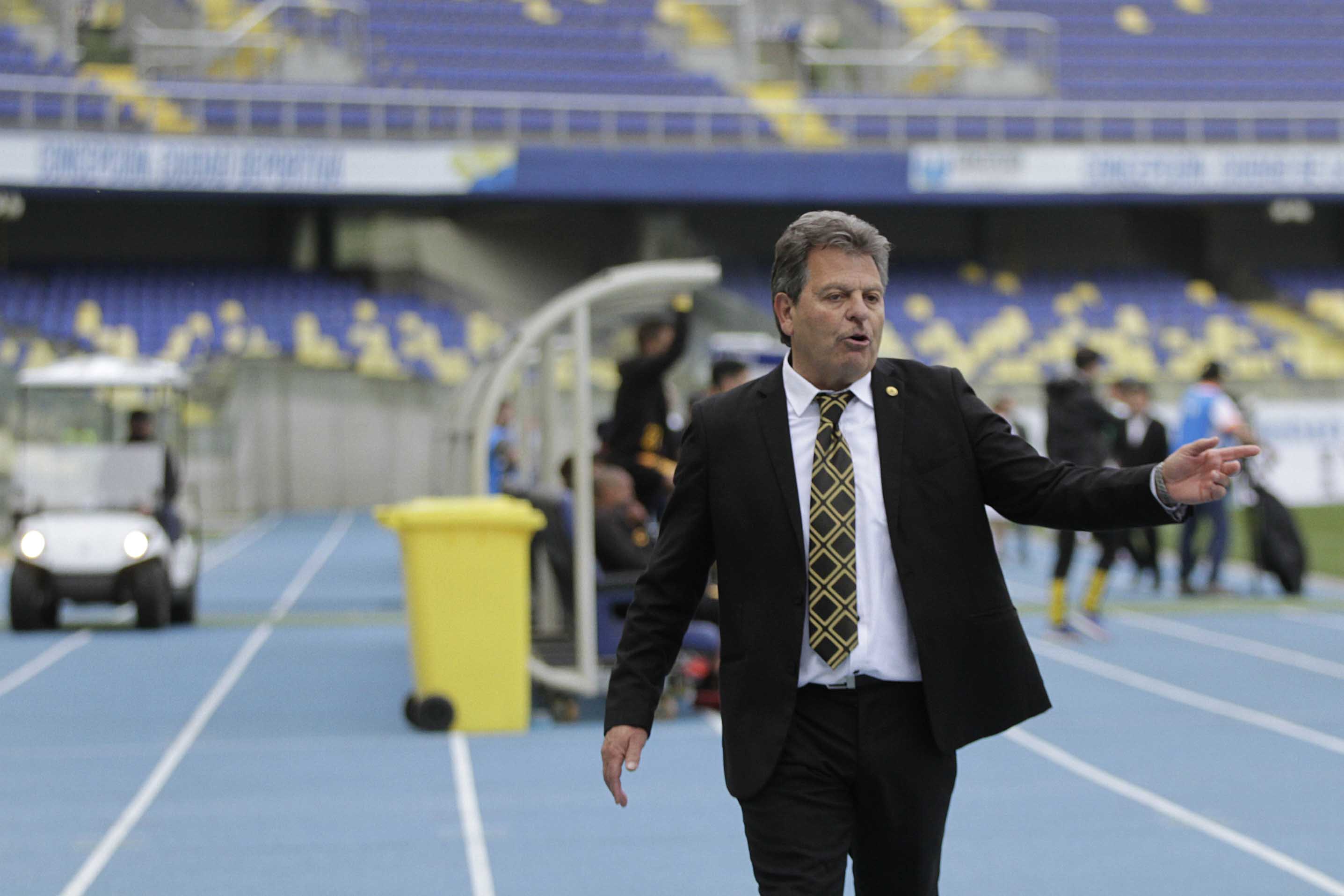 El mundo de Jorge “Peineta” Garcés, uno que tiene mucho más que fútbol