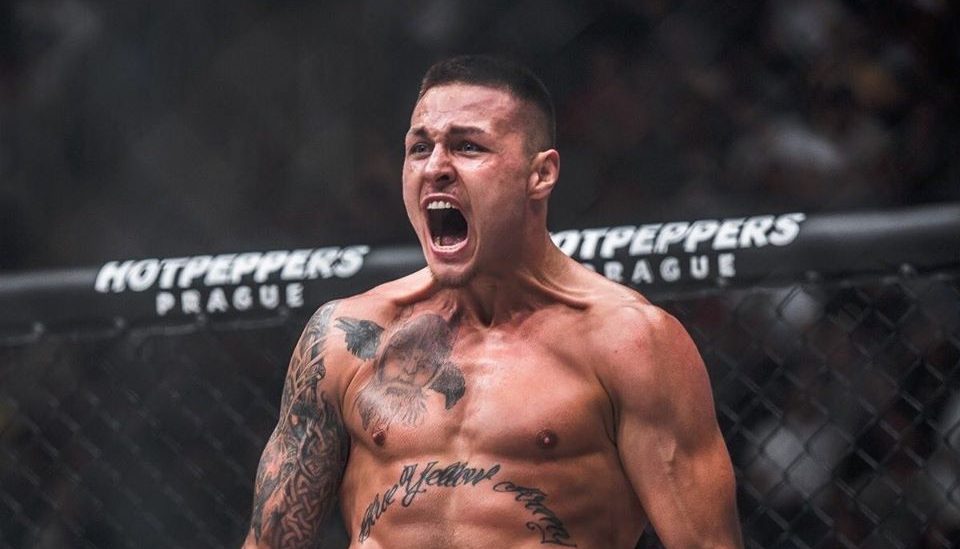 MMA: Luchador alemán con pasado nazi queda fuera de la UFC