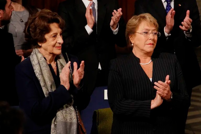 A 93 años fallece madre de expresidente Michelle Bachelet, Ángela Jeria