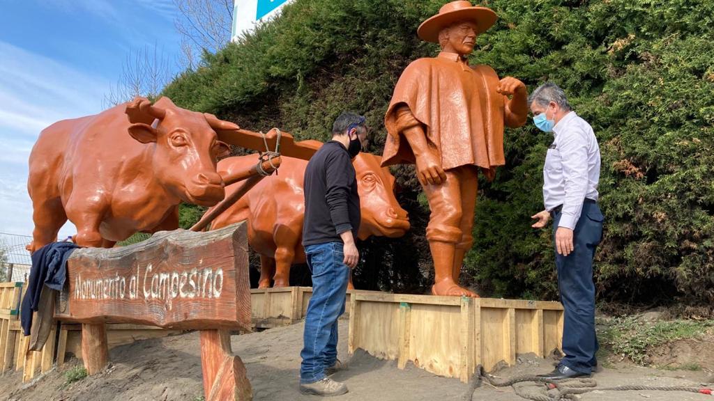 Santa Juana tiene nuevo monumento al Campesino en acceso norte
