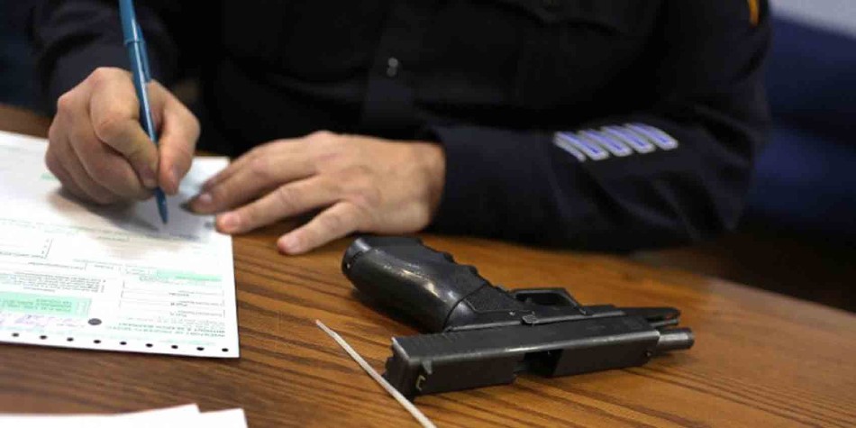 Control de armas: modificación a la ley pasa a tercer trámite ...