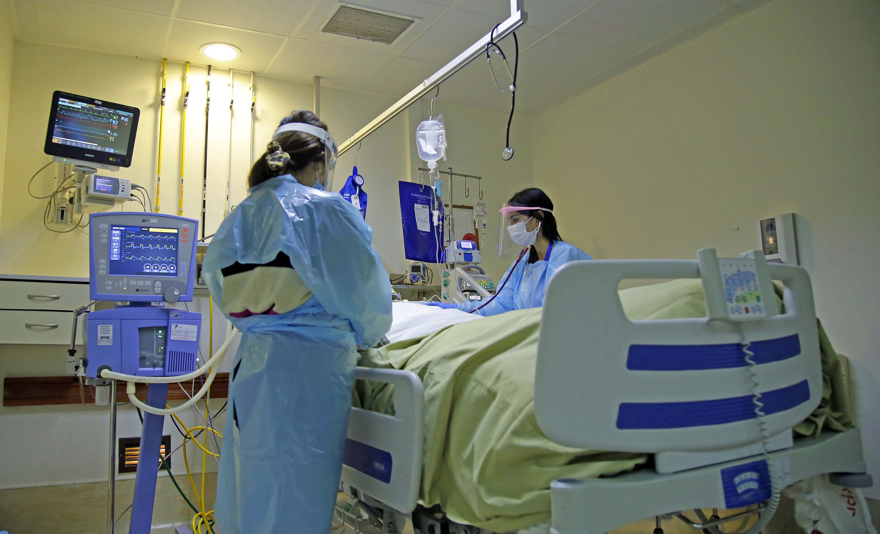 Brotes de Covid-19 vuelven a los centros de salud