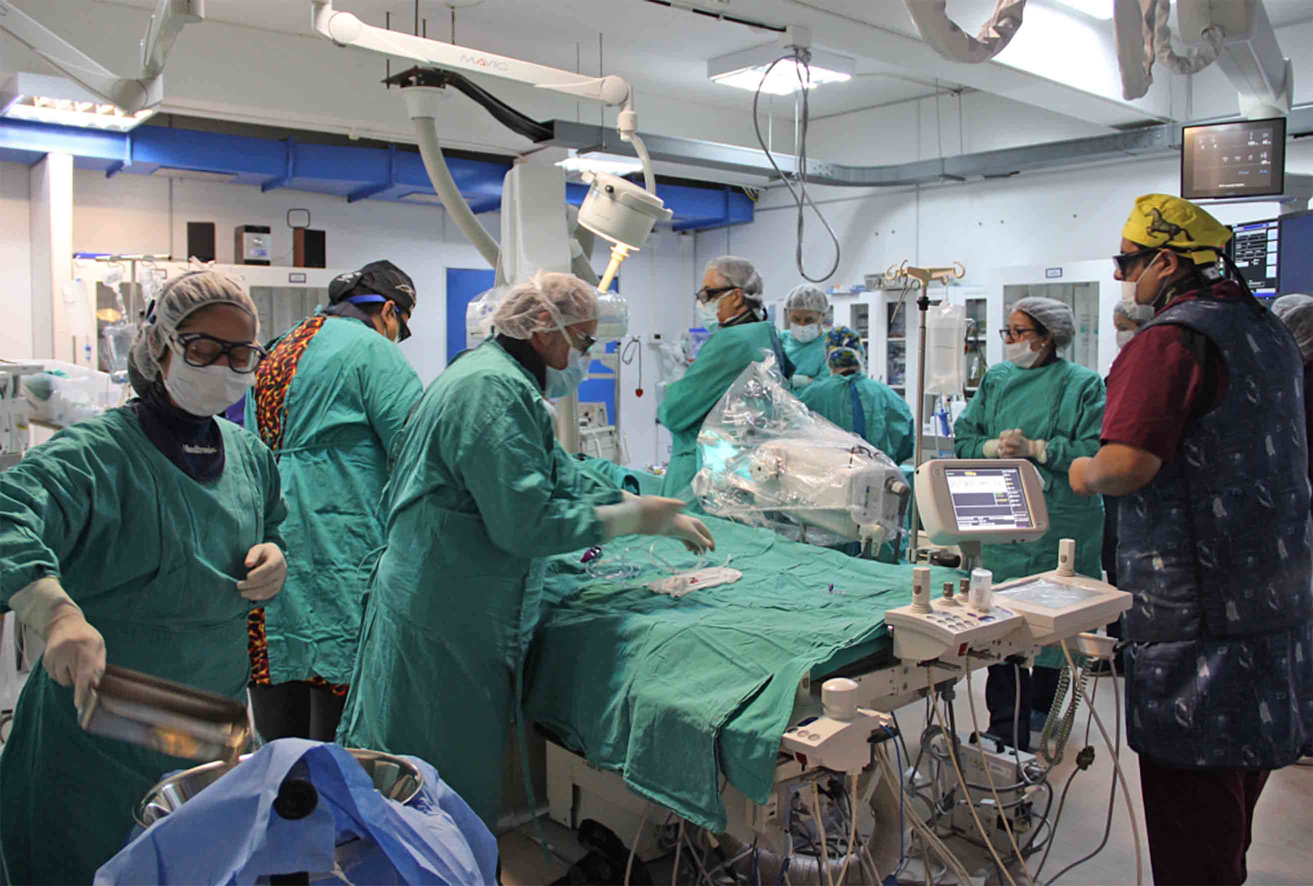 Pacientes crónicos en UCI superan en más del 80% a los Covid-19