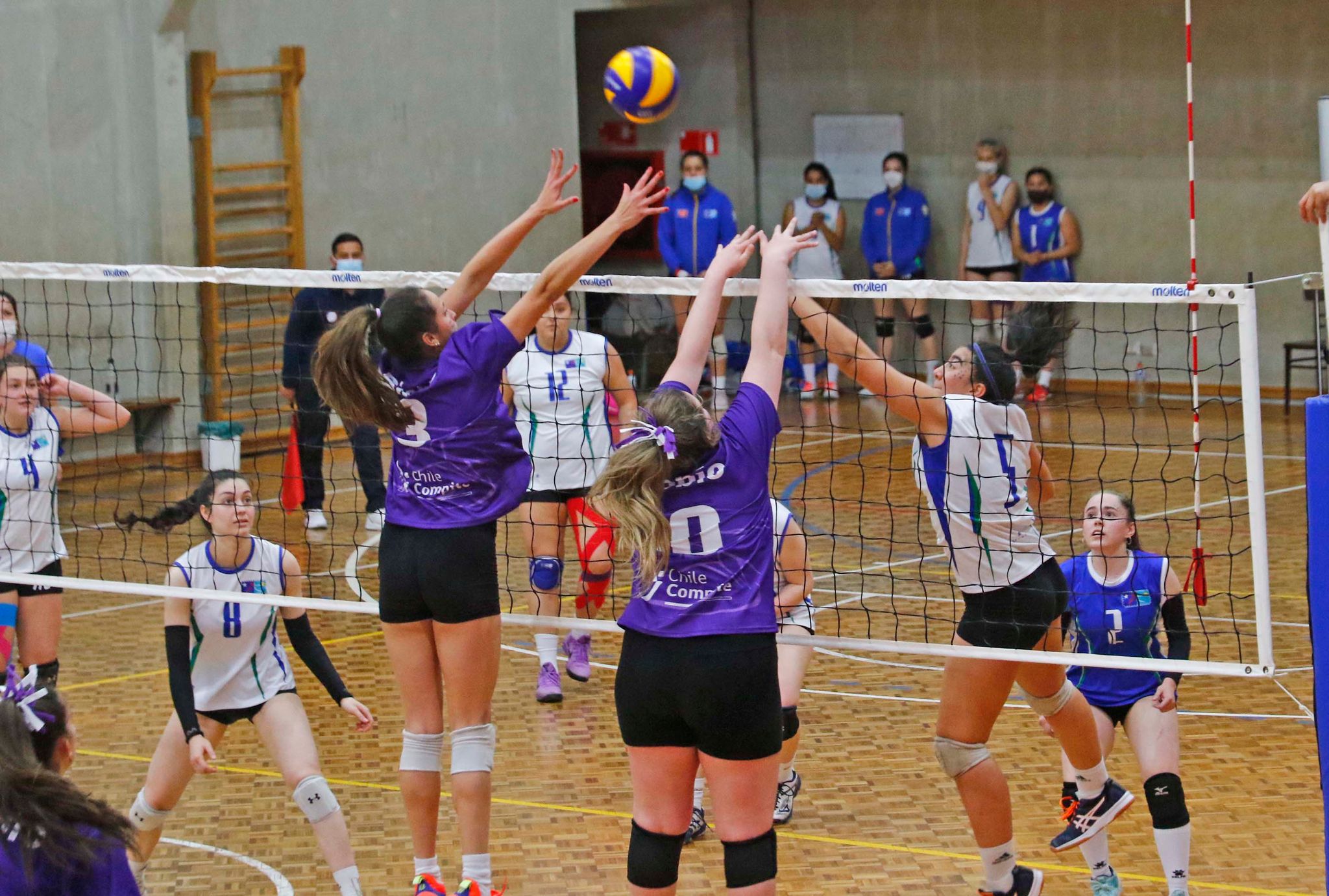 Vóleibol busca representantes a los JJAA
