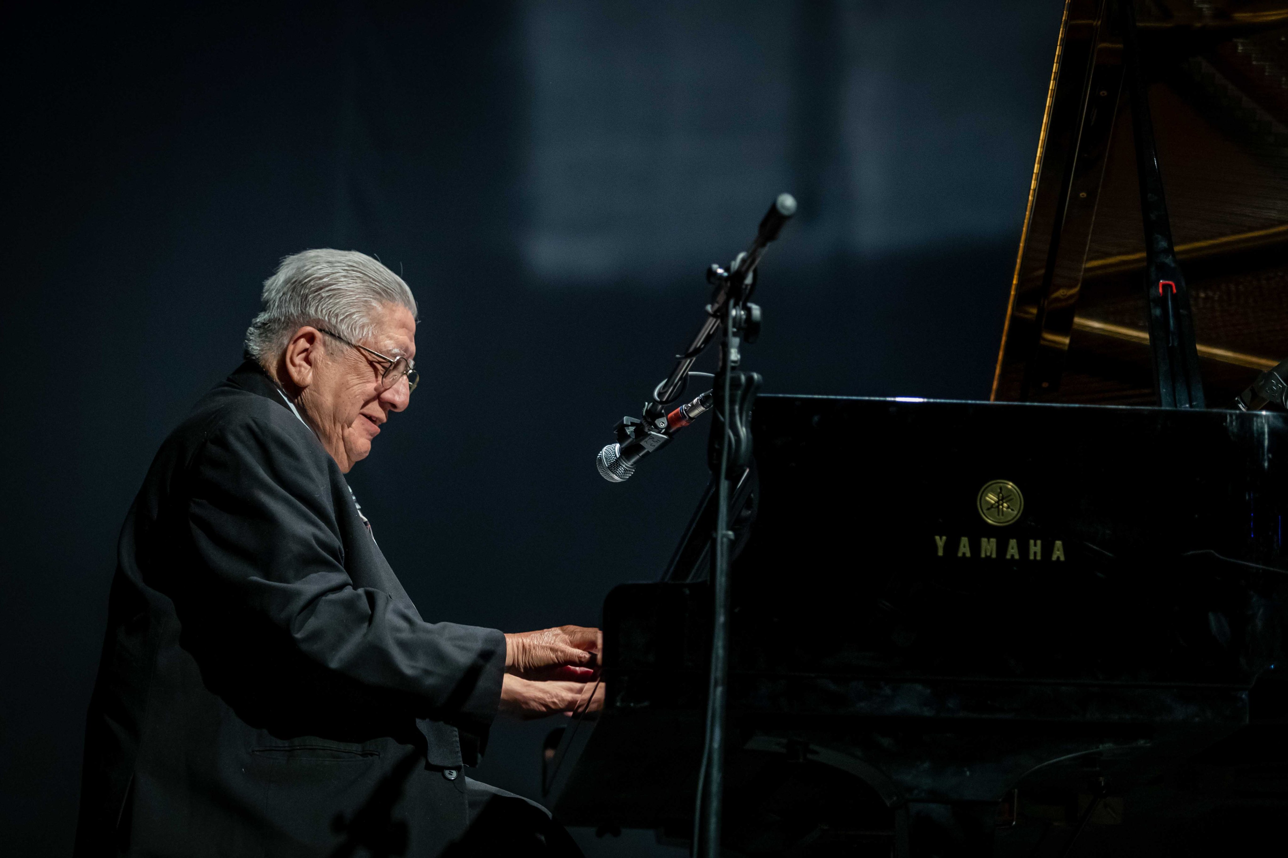 Valentín Trujillo celebra 90 años con presentación en Teatro Biobío