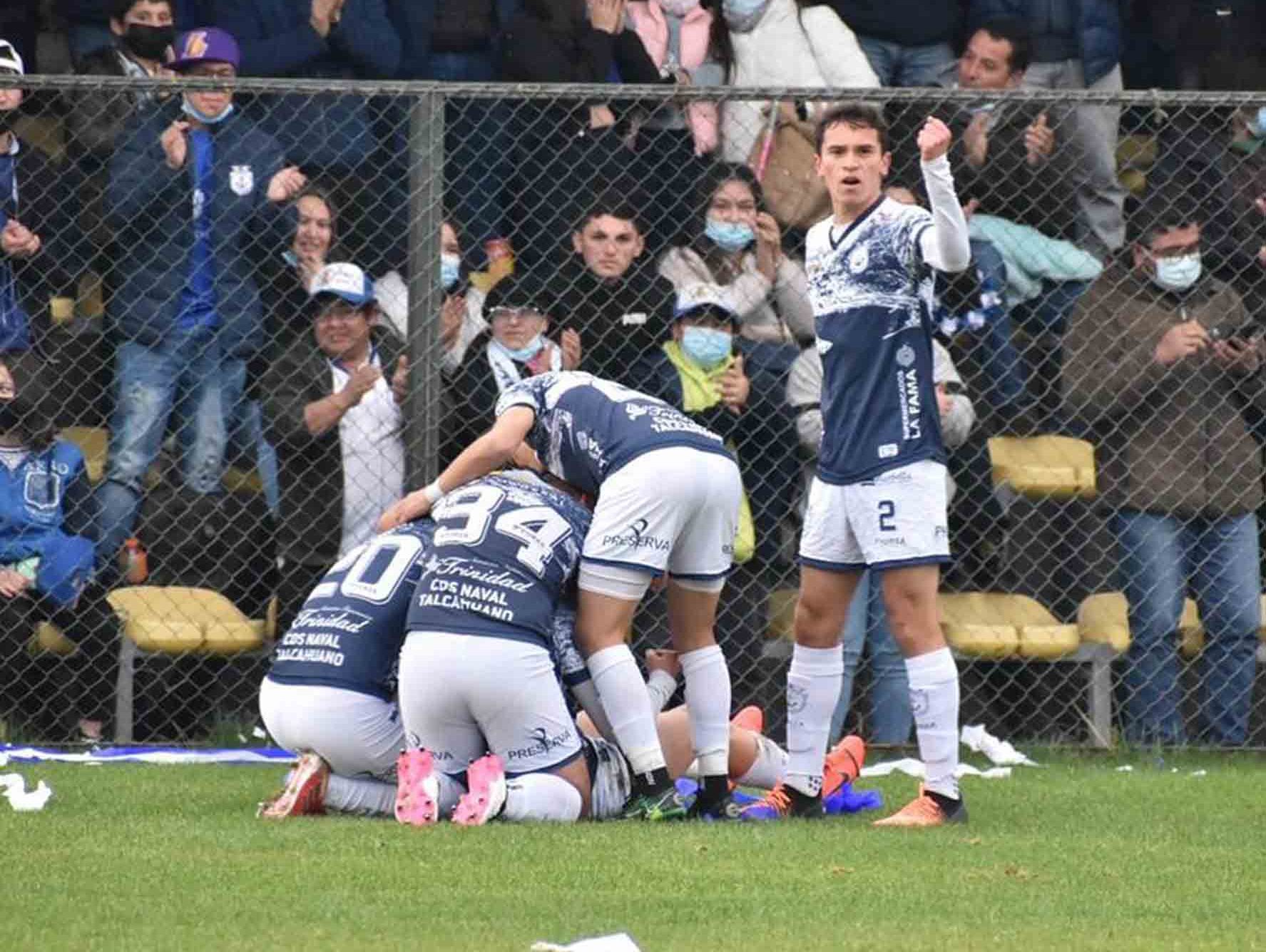 “Sandro” hizo tiritar a más de dos mil hinchas: el ancla casi adentro