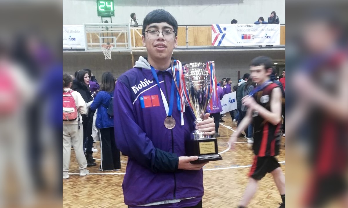 Lucas Barraza, joven basquetbolista coronelino: “Jugar es como una terapia”