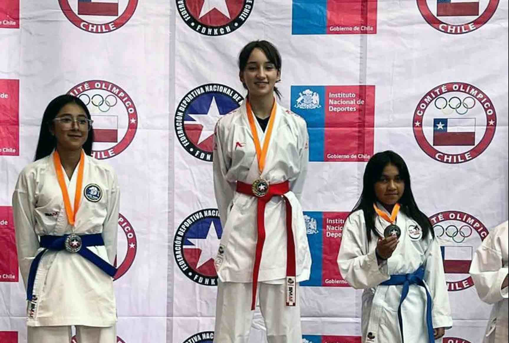Partió hace un año y hoy es de las mejores del karate en Chile
