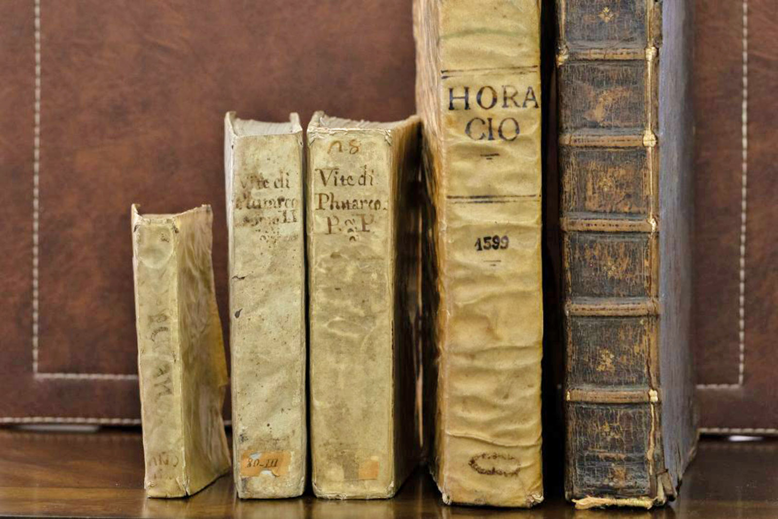 Libros de más de 500 años relevan el importante rol de conservación cultural y patrimonial de la ...