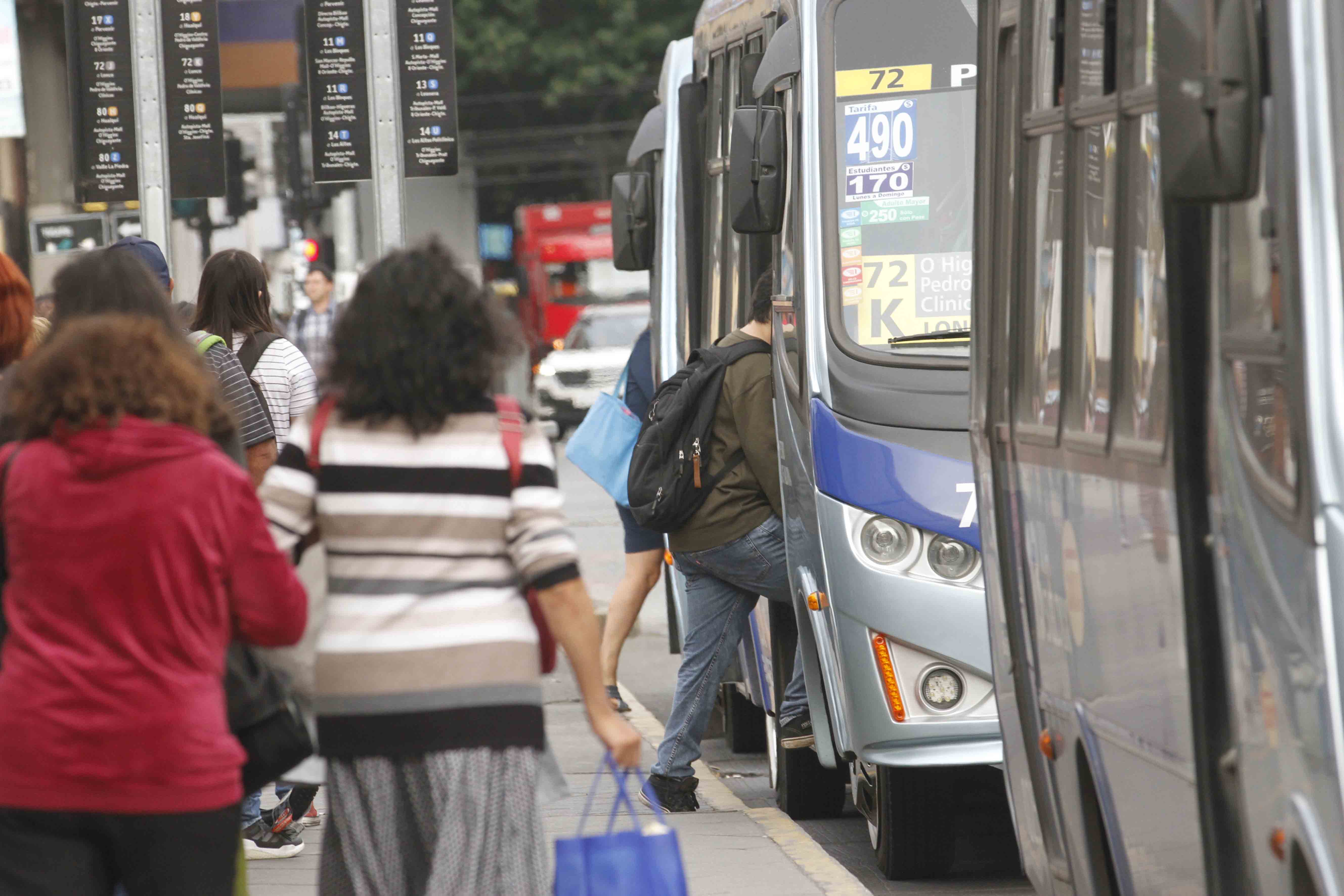Conductores de taxibuses anuncian paralización este 24 de agosto