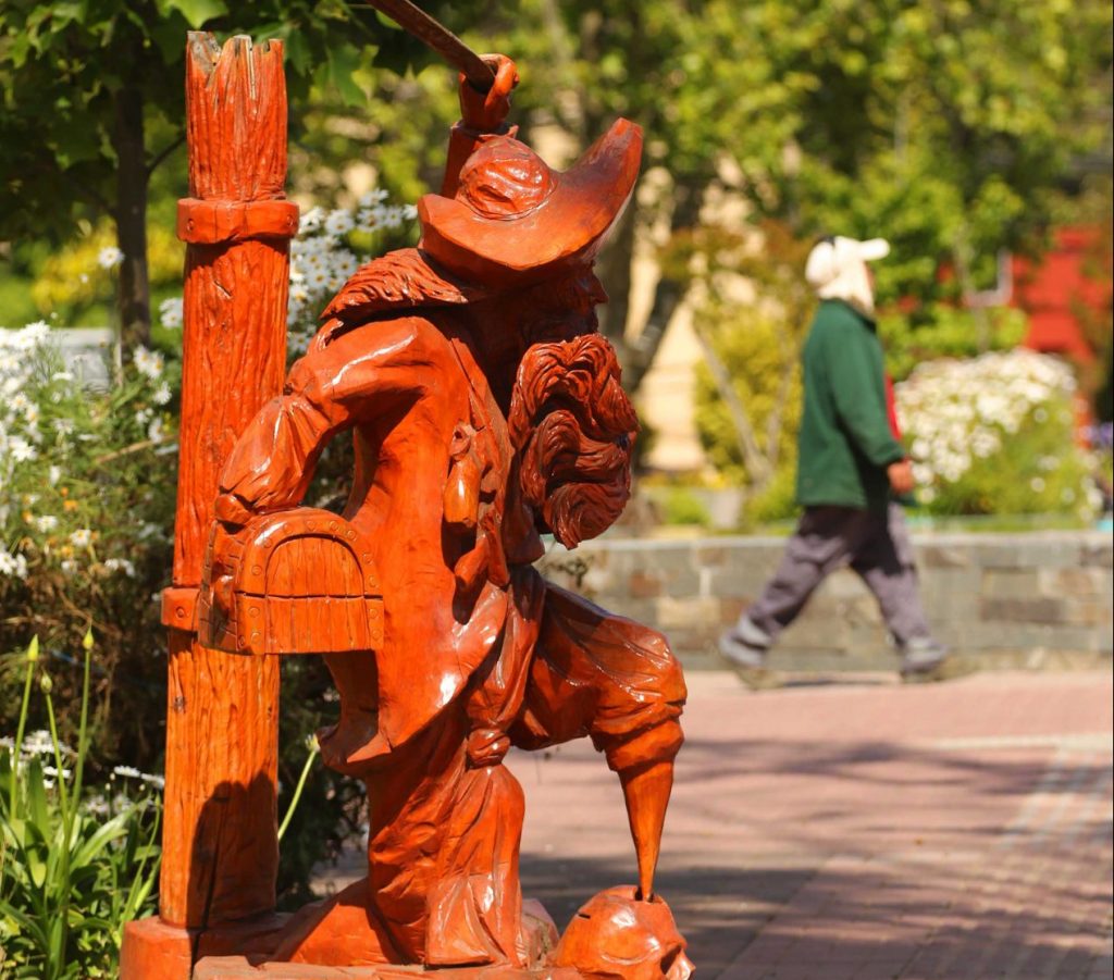 Vida en sociedad y áreas verdes: la Plaza de Armas de Penco