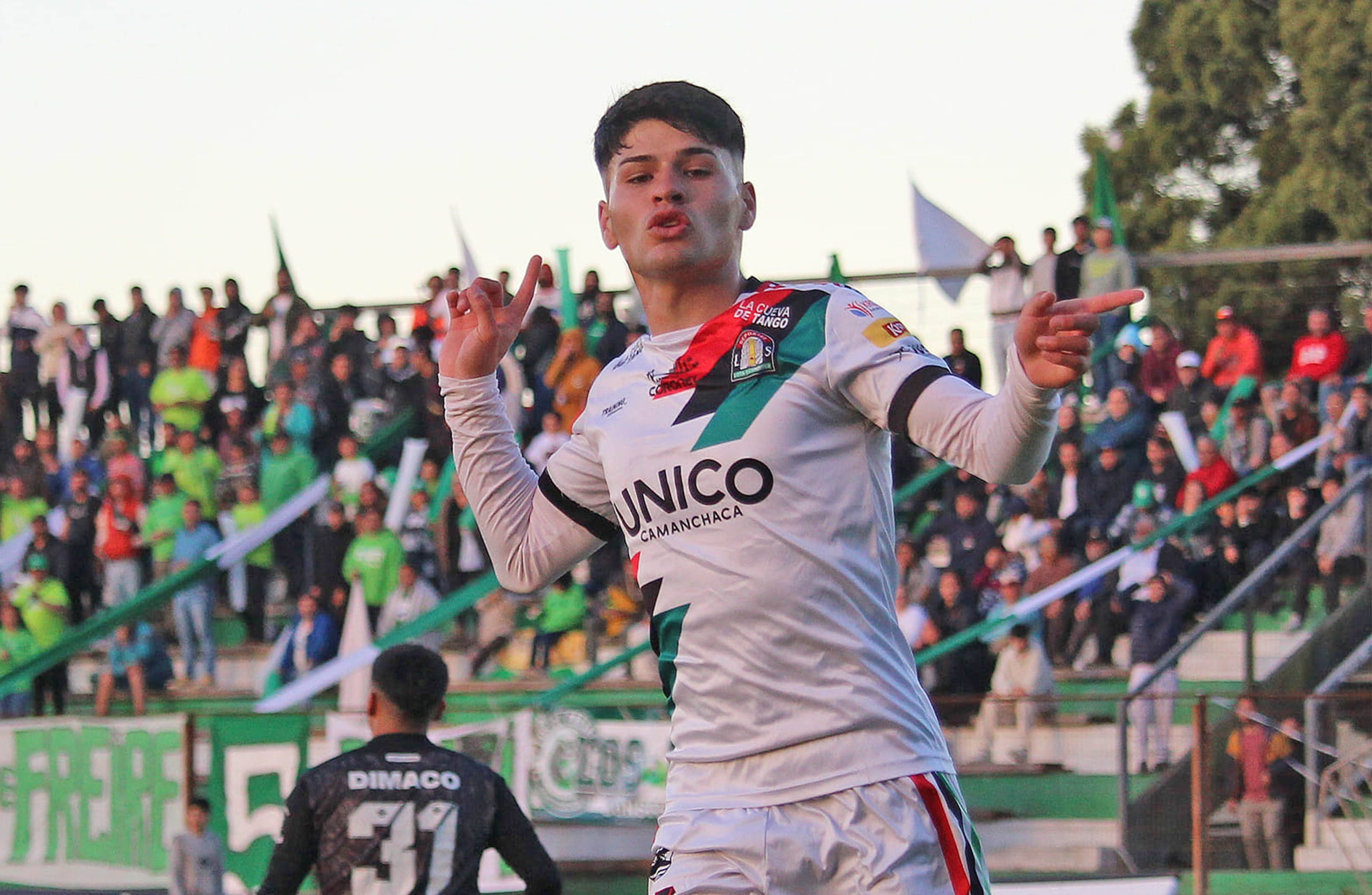 Manríquez y el golazo que ya es viral: “En la cancha somos un minero más”