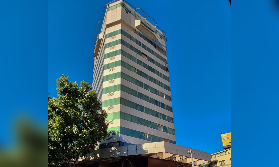 Encuesta artística permitirá definir diseño de tela que cubrirá Edificio Caja Los Andes durante ...