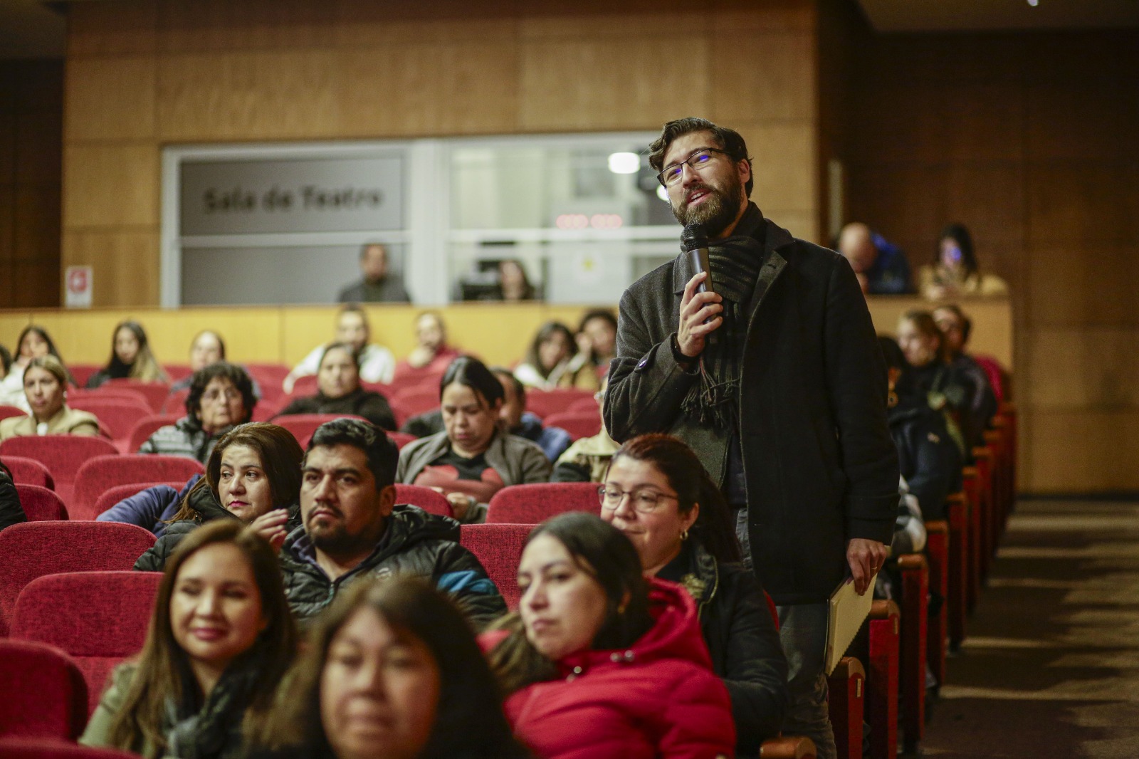 Más de mil estudiantes llegaron con sus apoderados al primer ensayo ...
