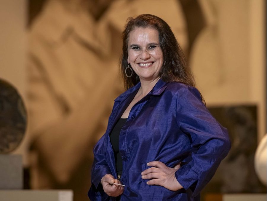 Alejandra Rivas: Una apasionada en enseñar y guiar a jóvenes talentos ...