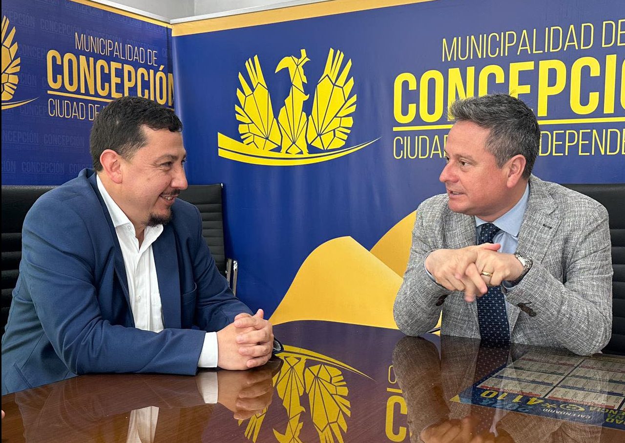 Álvaro Ortiz y alcalde electo Héctor Muñoz se reúnen para iniciar traspaso de administración ...