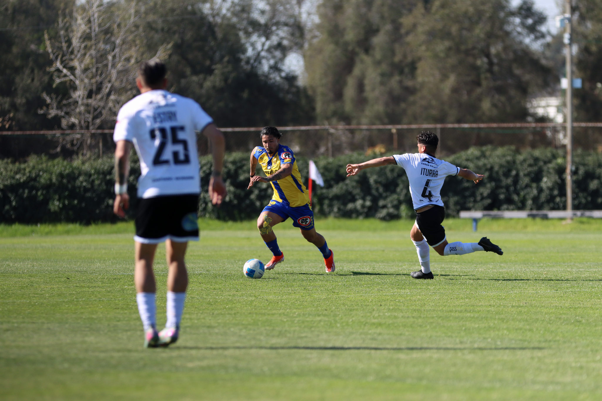 El colista hizo ver mal a la UdeC, cortó la racha y el líder solo suma uno